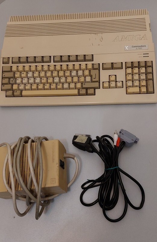 Amiga 500+ uszkodzona | Lublin | Licytacja na Allegro Lokalnie
