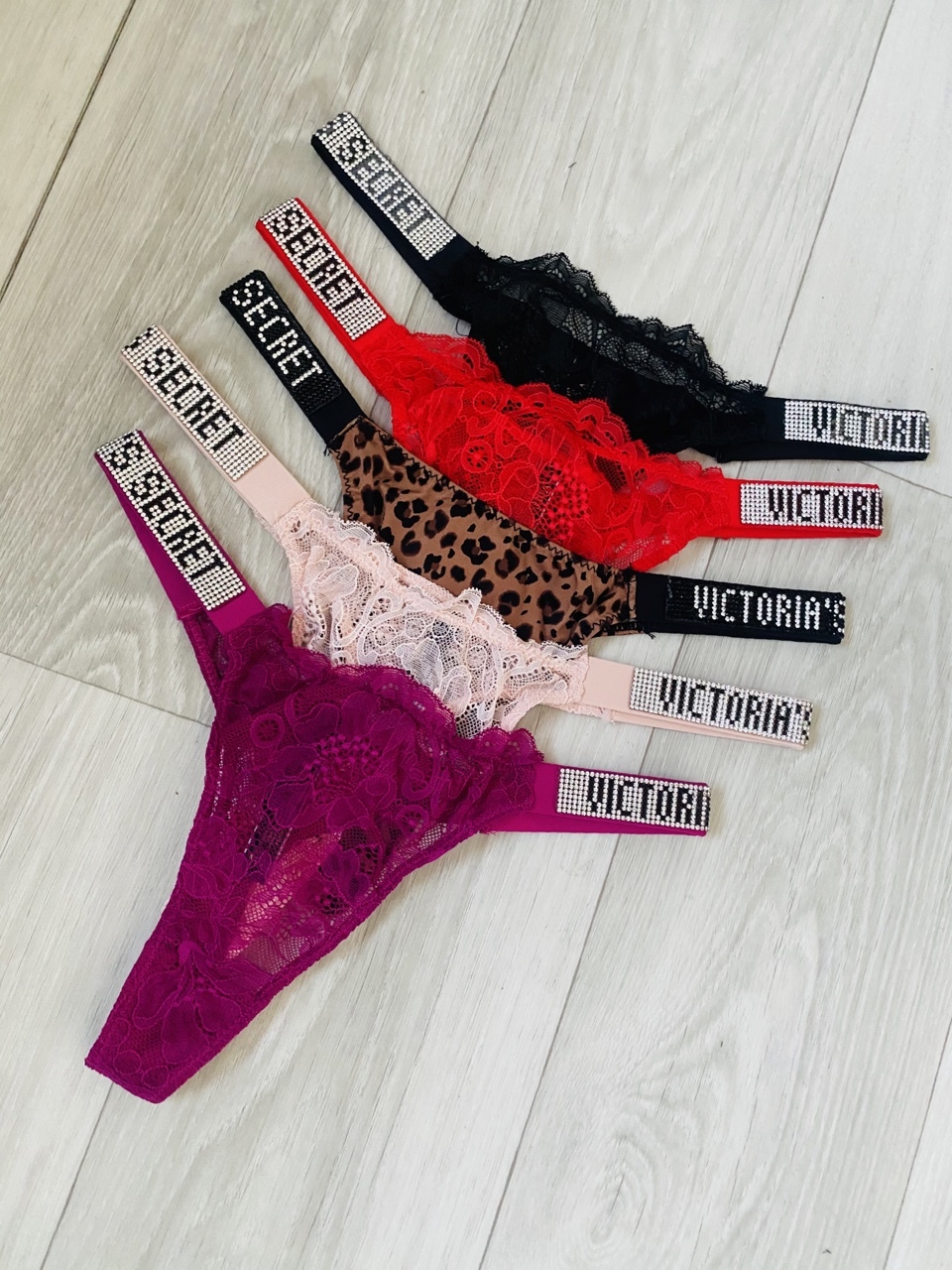 Stringi koronkowe majtki Victoria’s Secret | Warszawa | Kup teraz na ...