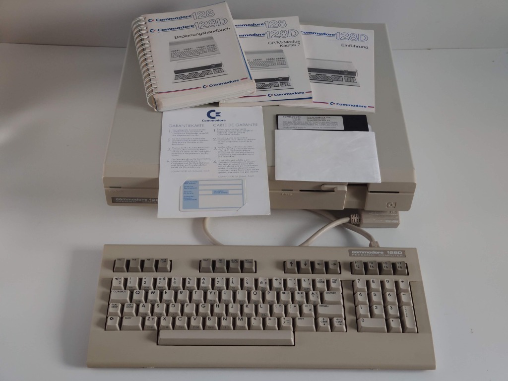 Commodore 128d - Niska cena na Allegro.pl