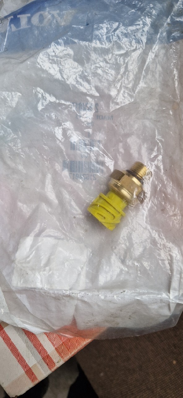 Czujnik skrzyni korbowej 21634017 volvo | Górno | Kup teraz na Allegro ...