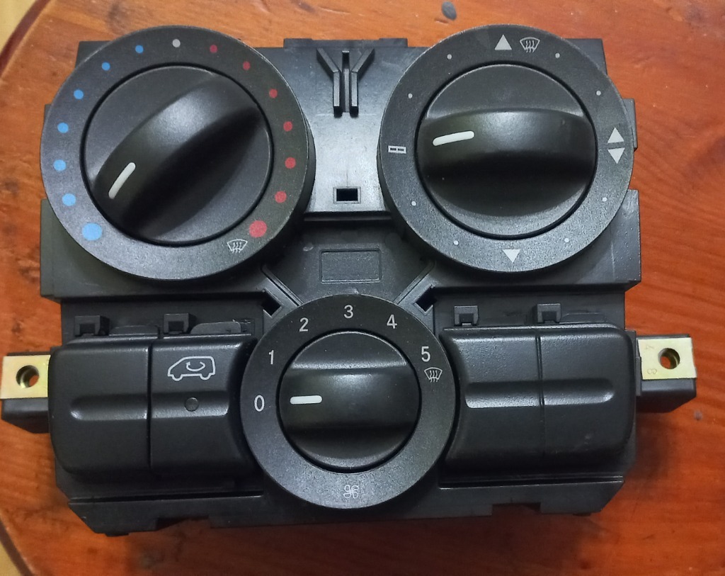 Panel nawiewu A 639 830 11 85 KZ | Zabrze | Kup teraz na Allegro Lokalnie