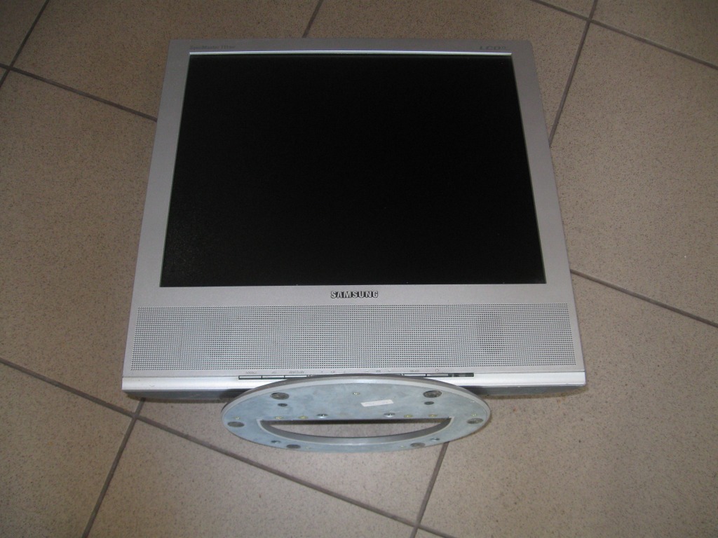 Samsung SyncMaster 711 MP do commodore atari konsola magnetowid ...