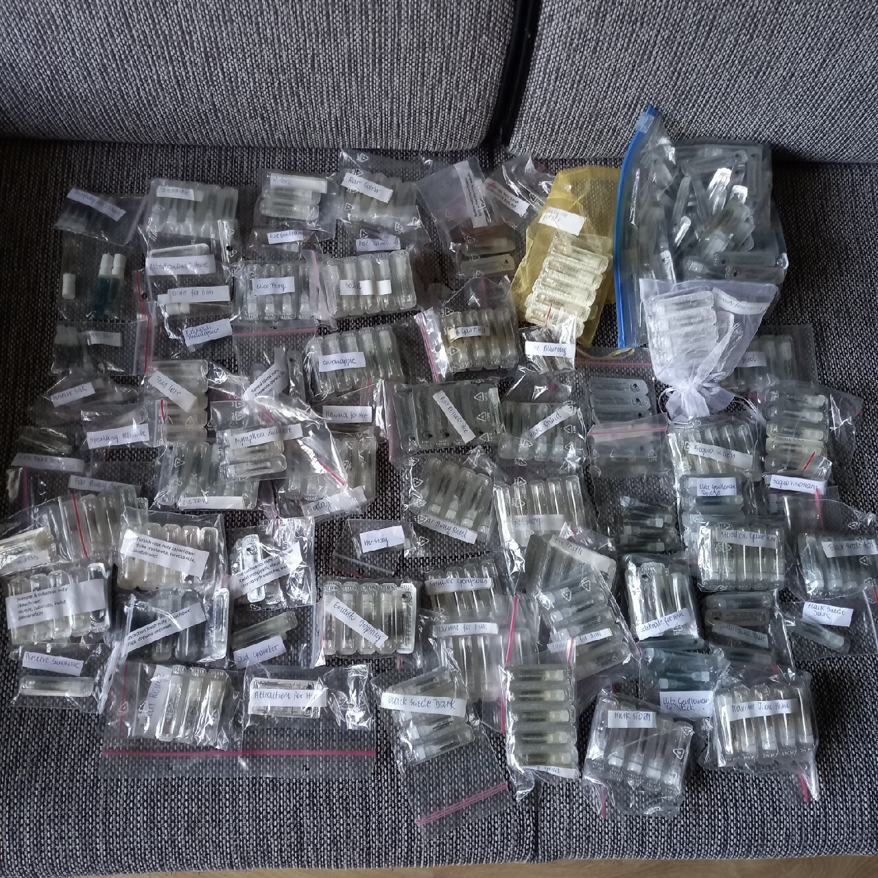 Avon próbki cena za 3 sztuki, również unikaty | Grudziądz | Kup teraz ...