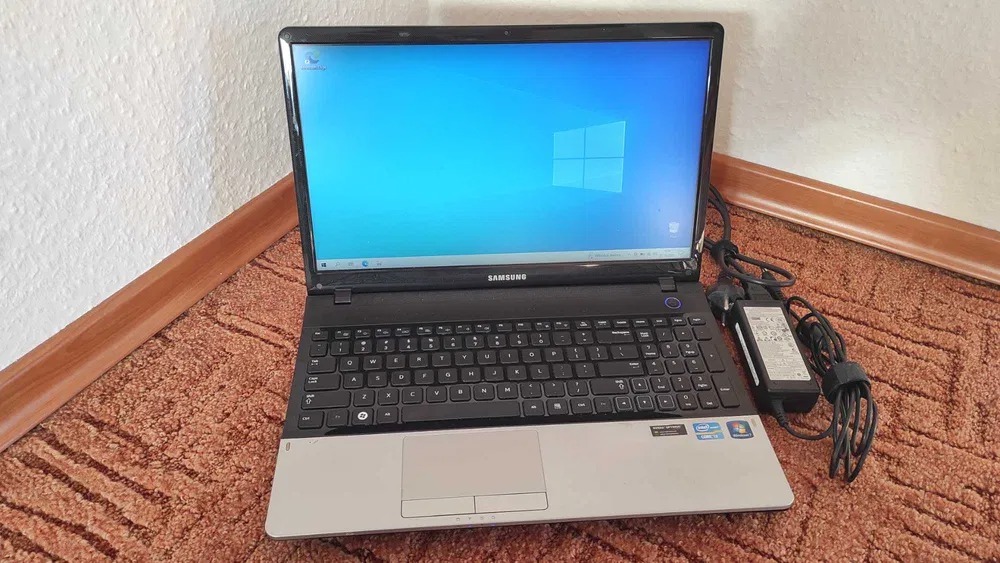 Laptop Samsung 300E i3 / 6GB / 120 SSD / Nvidia GT | Brenna | Kup teraz ...