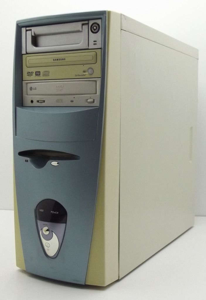 Klasyczna retro obudowa PC z początku lat 2000 | Kraków | Kup teraz na ...