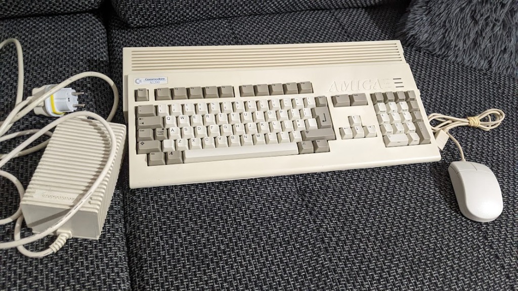 Amiga 1200 4GB CF/HDD. | Dobrzejowice | Kup teraz na Allegro Lokalnie