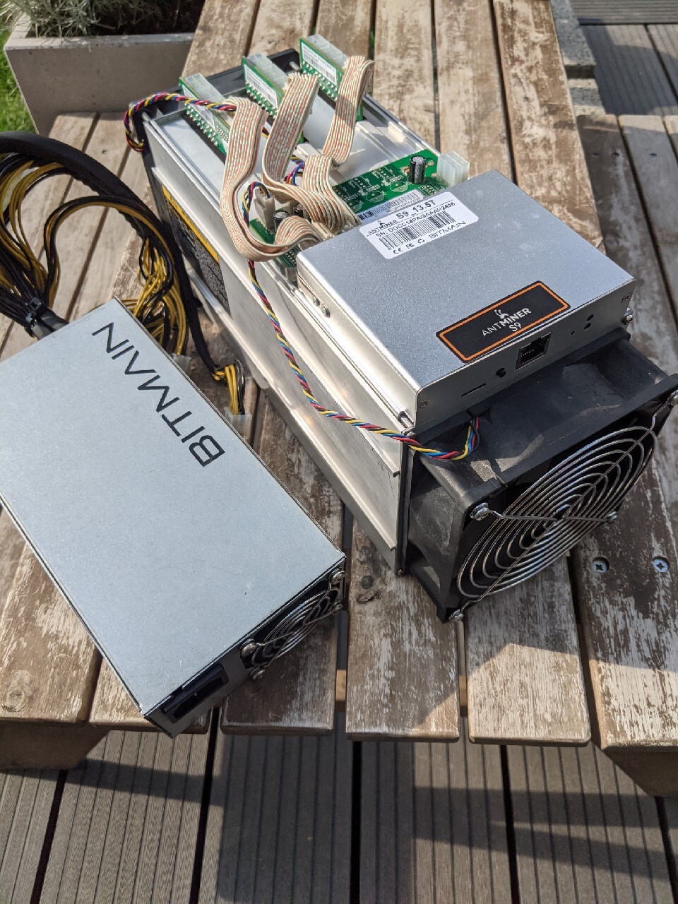Koparka ASIC Bitmain Antminer S9 13.5T + APW3 | Tarnowskie Góry ... Koparka ASIC Bitmain Antminer S9 13.5T + APW3 | Tarnowskie Góry ...