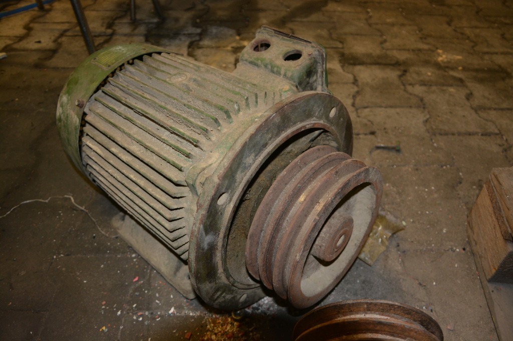 Silnik elektryczny 7 5kW 1440obr 3 fazowy + szajba | Żywiec | Ogłoszenie na Allegro Lokalnie