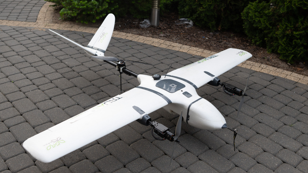 Dron Samolot RC VTOL NIMBUS 1800 ARTF Pixhawk | Łobez | Licytacja na ...