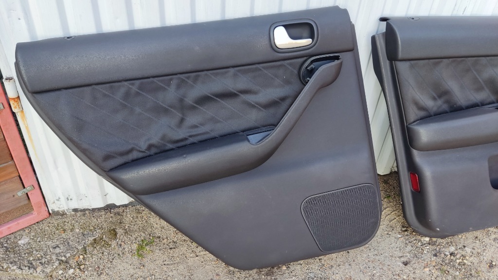 AUDI A3 8L 5D 2003 Tapicerka boczek drzwi KOMPLET | Małomice | Ogłoszenie na Allegro Lokalnie