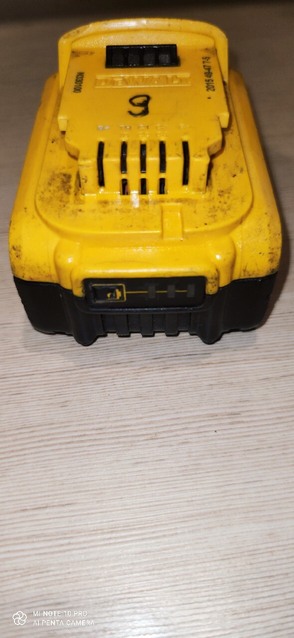 Akumulator Bateria Dewalt 5Ah 18v | Szerzyny | Licytacja na Allegro ...
