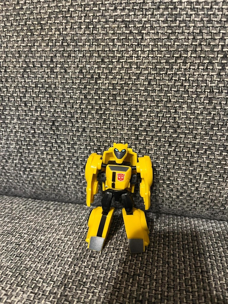 Universe 2 Legends Class Bumblebee Animated | Radom | Kup teraz na ...
