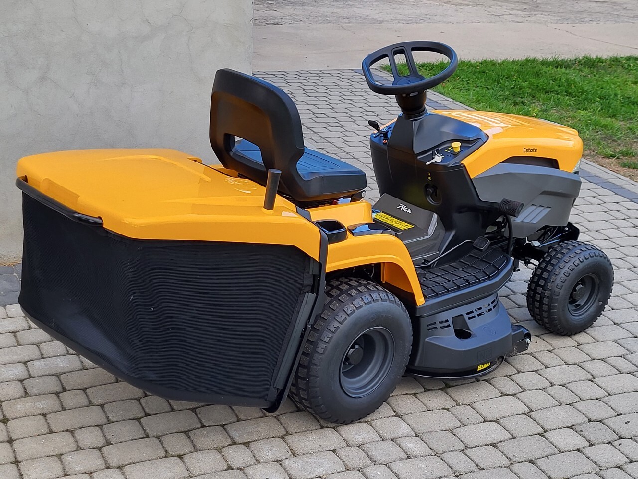 Traktorek kosiarka Stiga Estate 598W 18KM V2 | Lututów | Ogłoszenie na ...