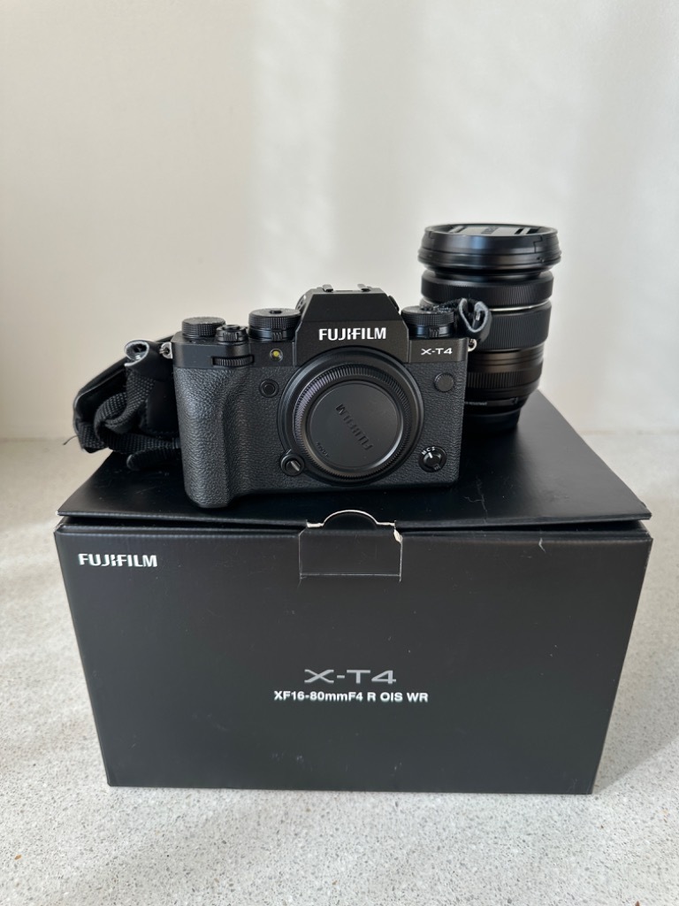 FujiFilm XT4 + grip + dwa akumulatory | Jaworzno | Kup teraz na Allegro ...