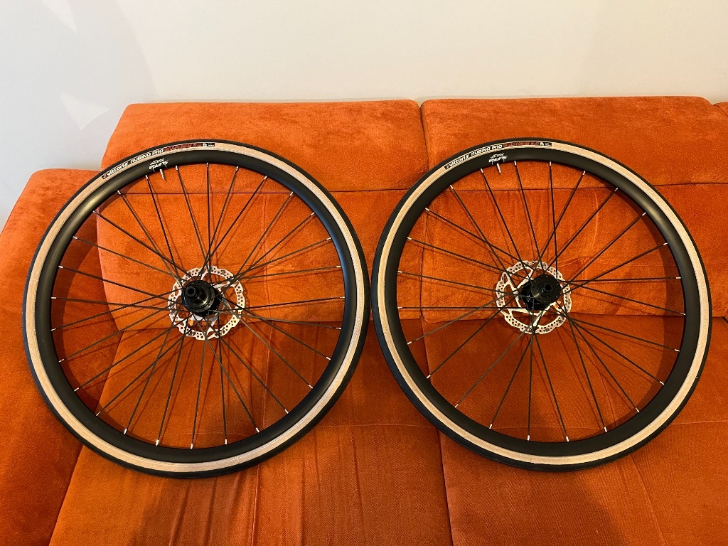 Komplet aluminiowych kół szosowych Supra RA PRO DISC sztywne osie ...