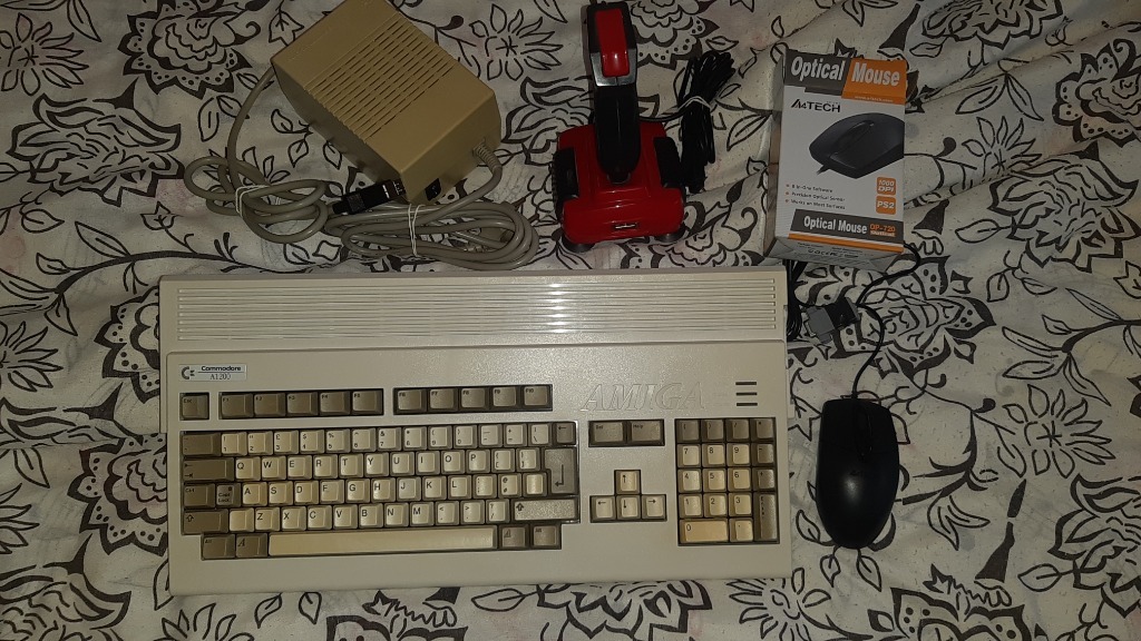 Amiga 1200 4GB 10MB RAM | Górki Wielkie | Kup teraz na Allegro Lokalnie