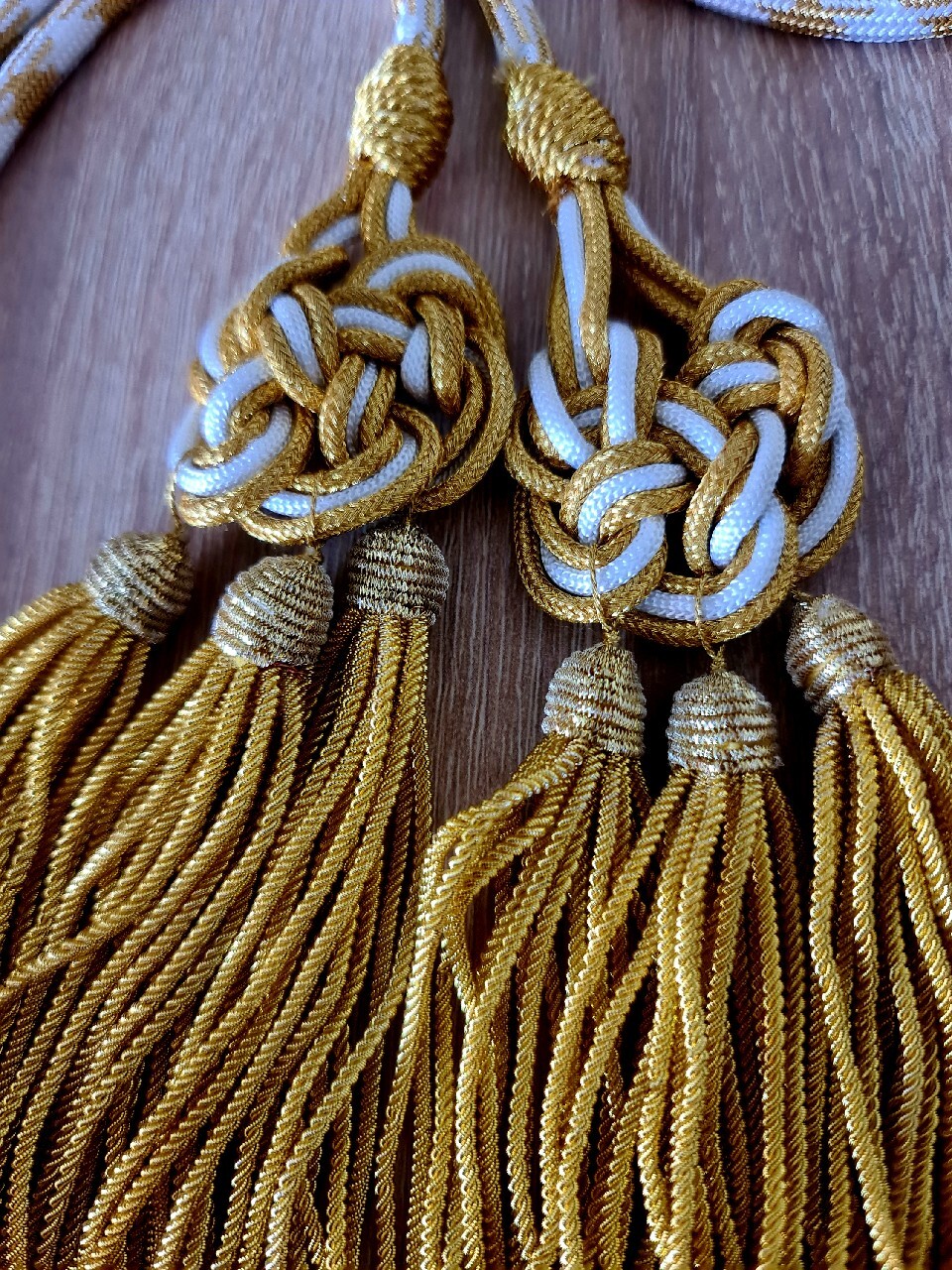 Cingulum białe złote metalizowane frędzle | Wałbrzych | Kup teraz na ...