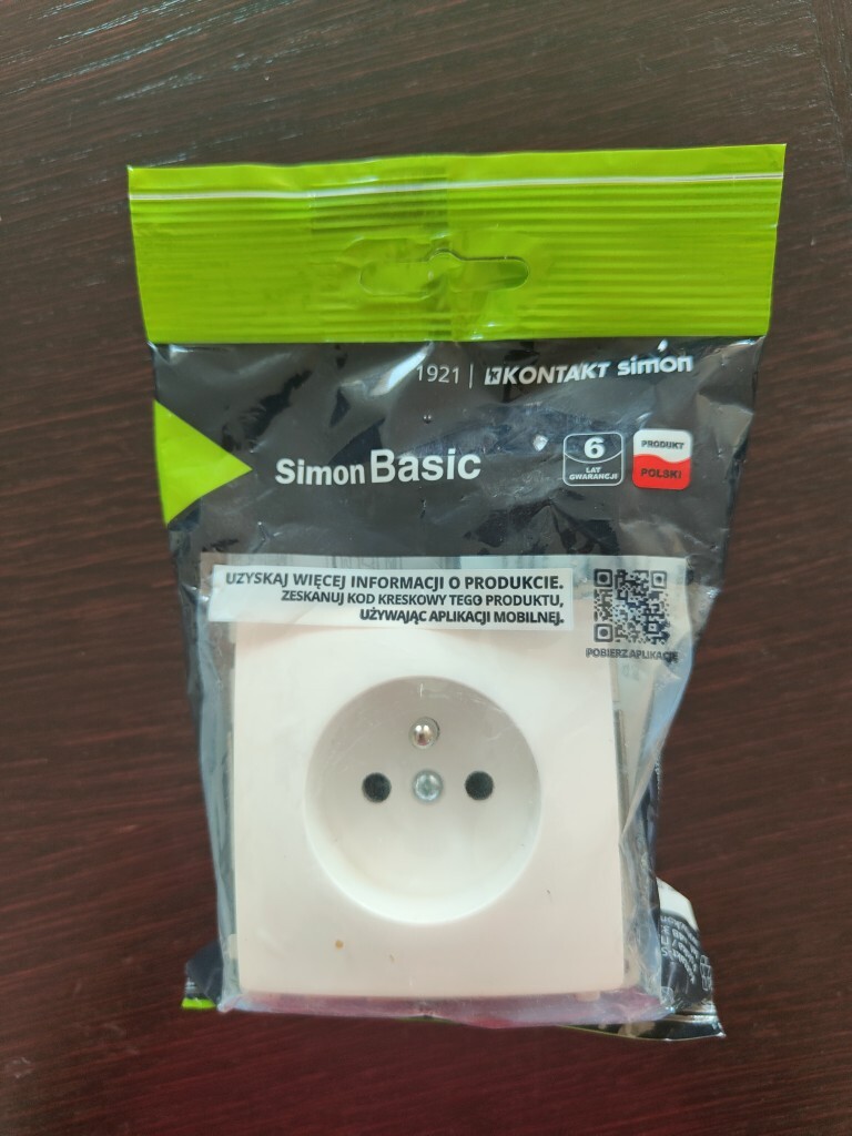 Gniazdka Simon Basic 5 szt i ramki potrójne 2 szt | Rzeszów | Kup teraz ...