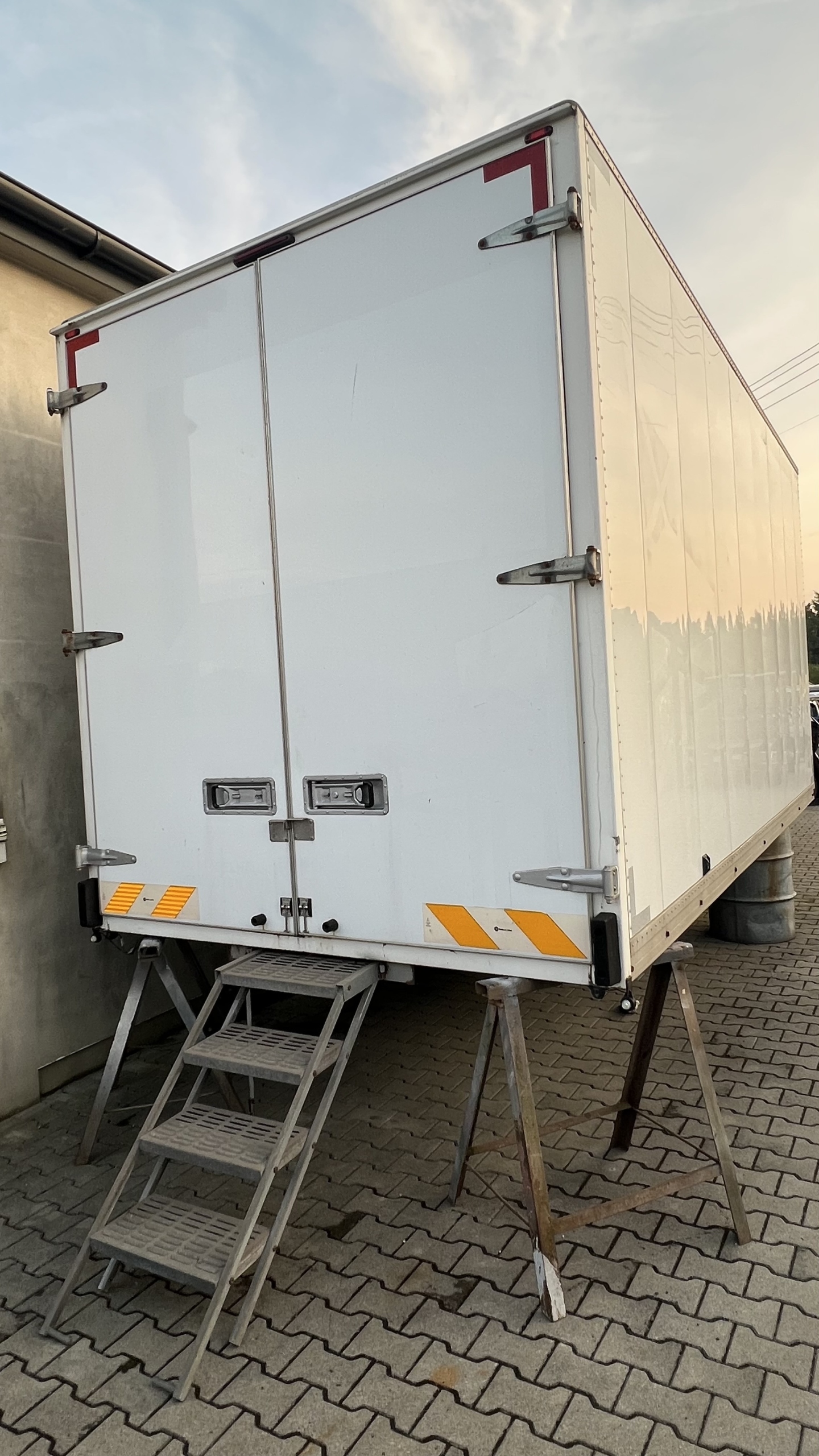 Kontener Meblowy 5m Iveco Daily aluminium lekki | Kalwaria Zebrzydowska ... Kontener Meblowy 5m Iveco Daily aluminium lekki | Kalwaria Zebrzydowska ...