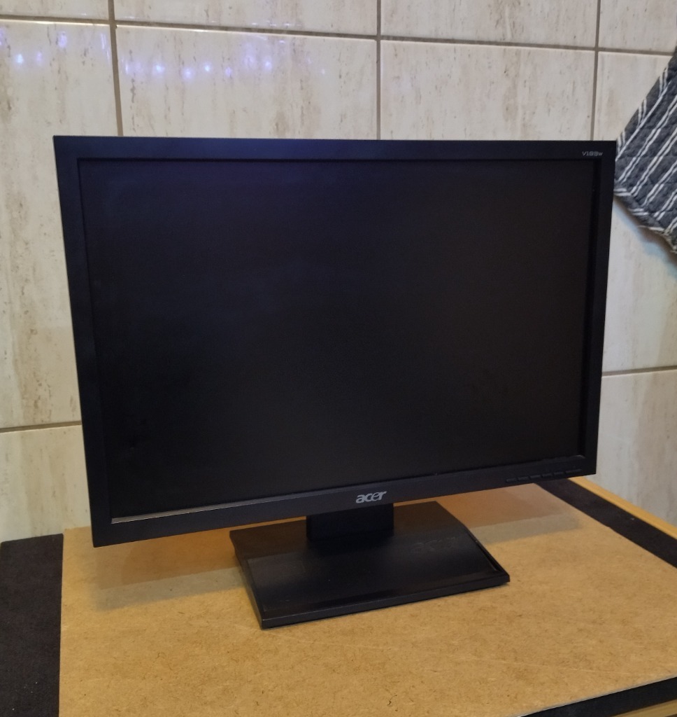 Monitor LCD Acer V193W 19 cali VGA z okablowaniem | Bydgoszcz | Kup ...