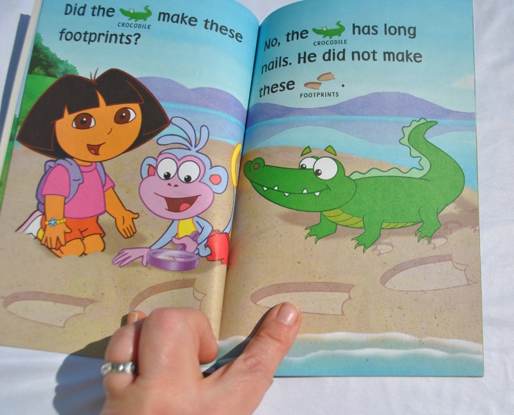 FOLLOW THOSE FEET! DORA THE EXPLORER SCHOLASTIC | Warszawa | Kup teraz ...