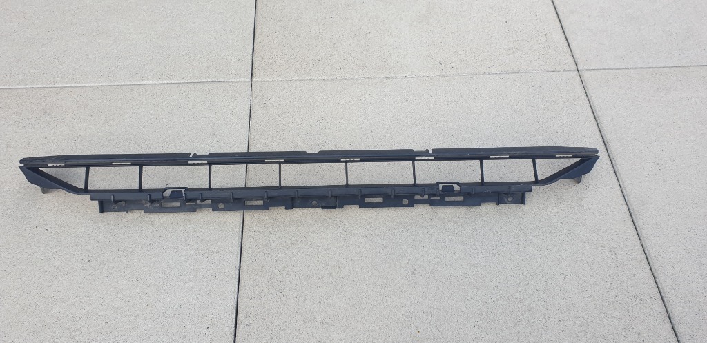 Kratka środkowa zderzaka AUDI A4 B9 8w0 807 683 A | Łaskarzew ...