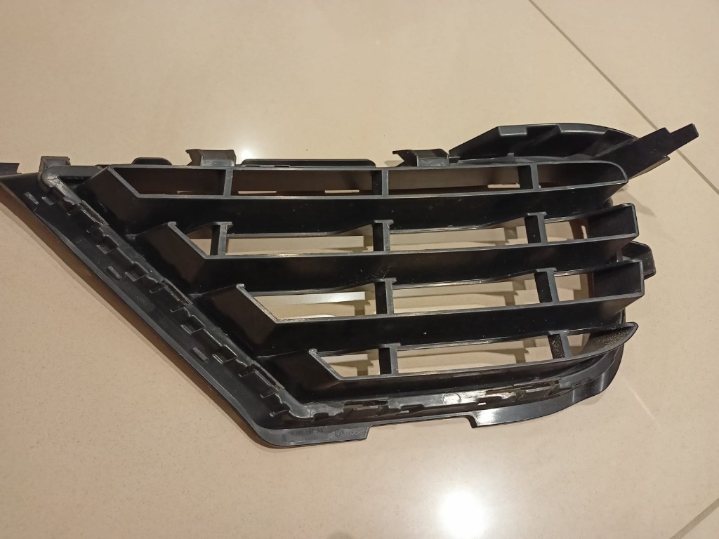 KRATKA ZDERZAKA VW TOUAREG LIFT 7P6853666B | Drezdenko | Kup teraz na Allegro Lokalnie