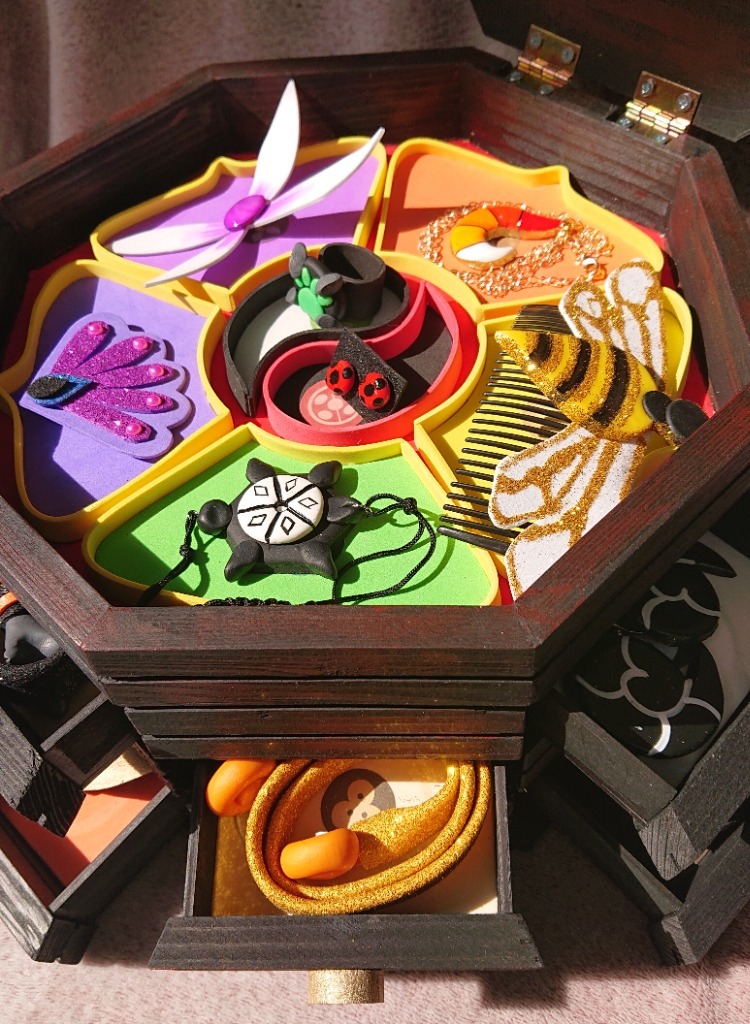 Szkatułka Mistrza Fu z kompletem miraculów | Chelm | Kup teraz na Allegro Lokalnie