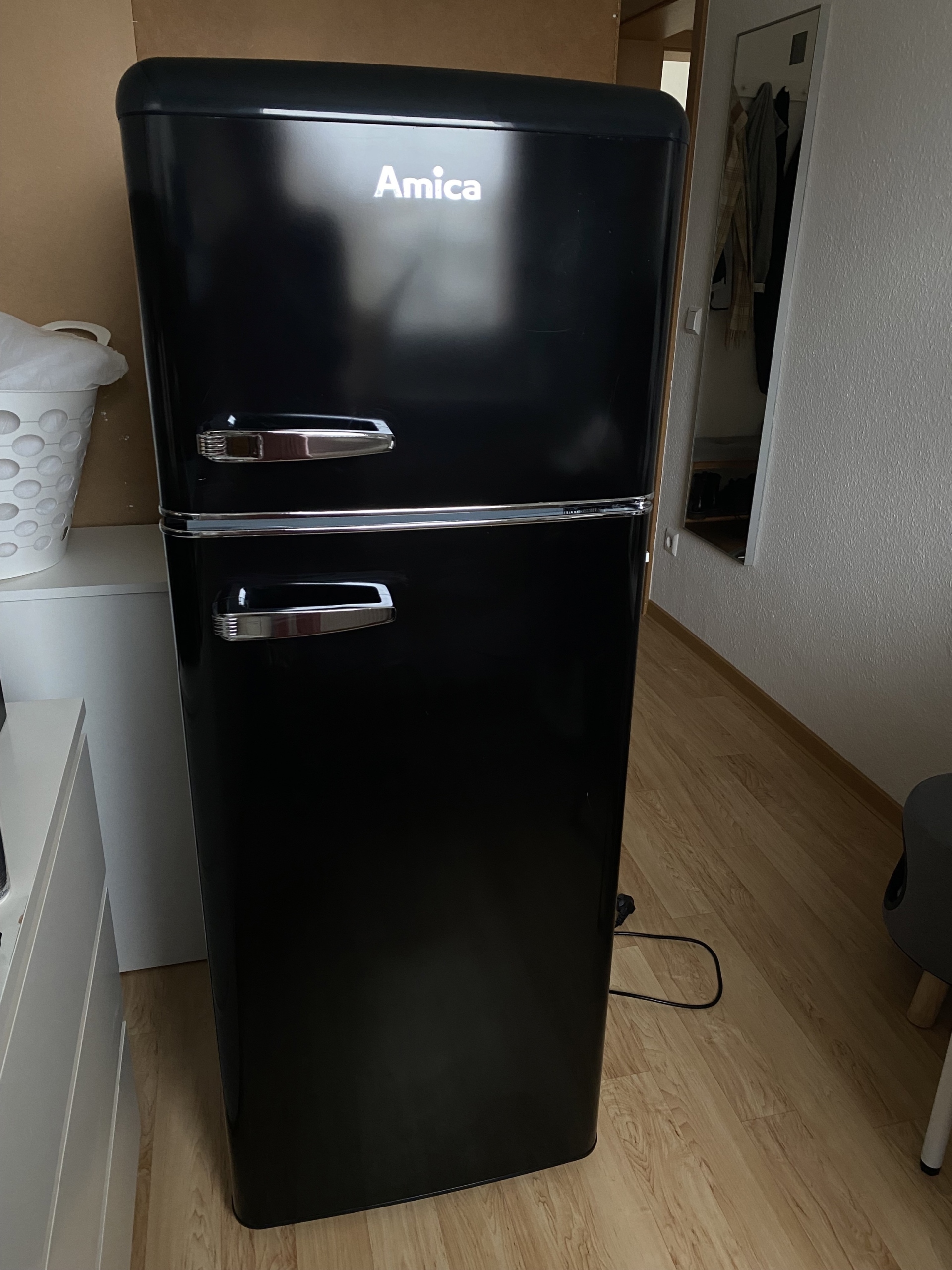 Lodówka Retro Amica czarna 144cm KGC15634S | Zgorzelec | Kup teraz na ...