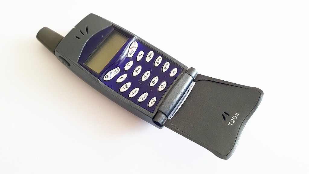 TELEFON ERICSSON T29S Z KLAPKĄ RETRO | Kraków | Licytacja na Allegro ...