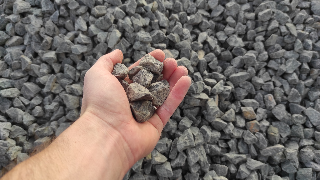 Grys bazaltowy 1622 worek 20kg kamień ozdobny | Borówiec | Ogłoszenie ...