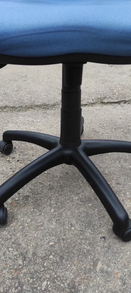 Krzesło fotel biurowy obrotowy Master Nowy Styl | Stara Gadka | Kup ...