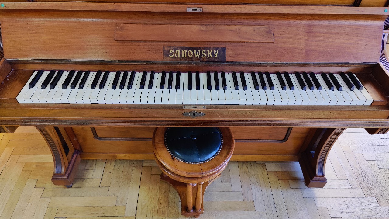 Pianino Janowsky strunowe antyk + stołek siedzisko | Koszalin ...