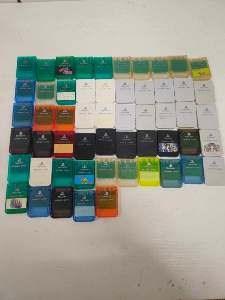 Playstation 1 karta pamięci + opcjonalnie softmod region free ...