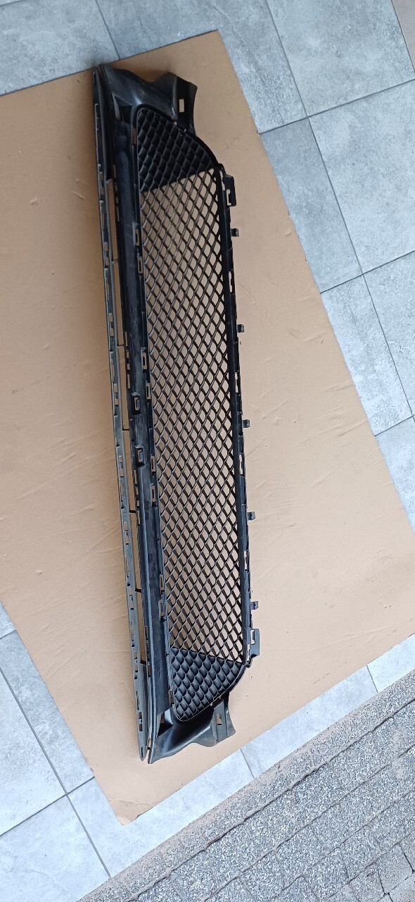 Kratka atrapa zderzaka w205 | Komorniki | Kup teraz na Allegro Lokalnie