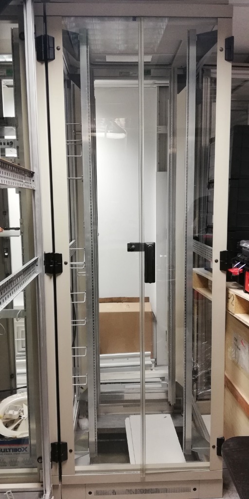 Szafa serwerowa Knurr Miracel Rack 4 szt | Warszawa | Ogłoszenie na ...