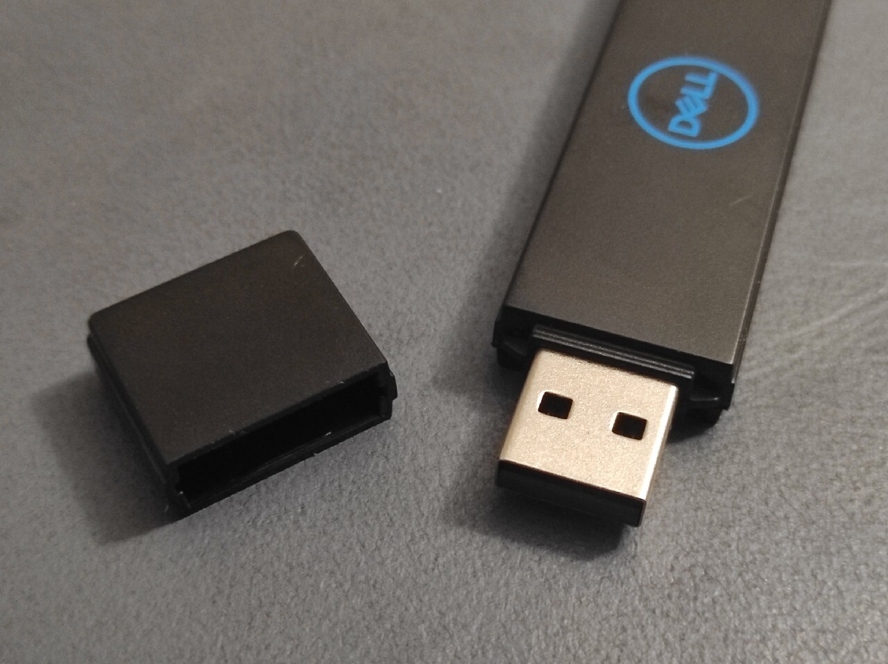 Pendrive Dell 16 Gb. Jak nowy | Warszawa | Kup teraz na Allegro Lokalnie