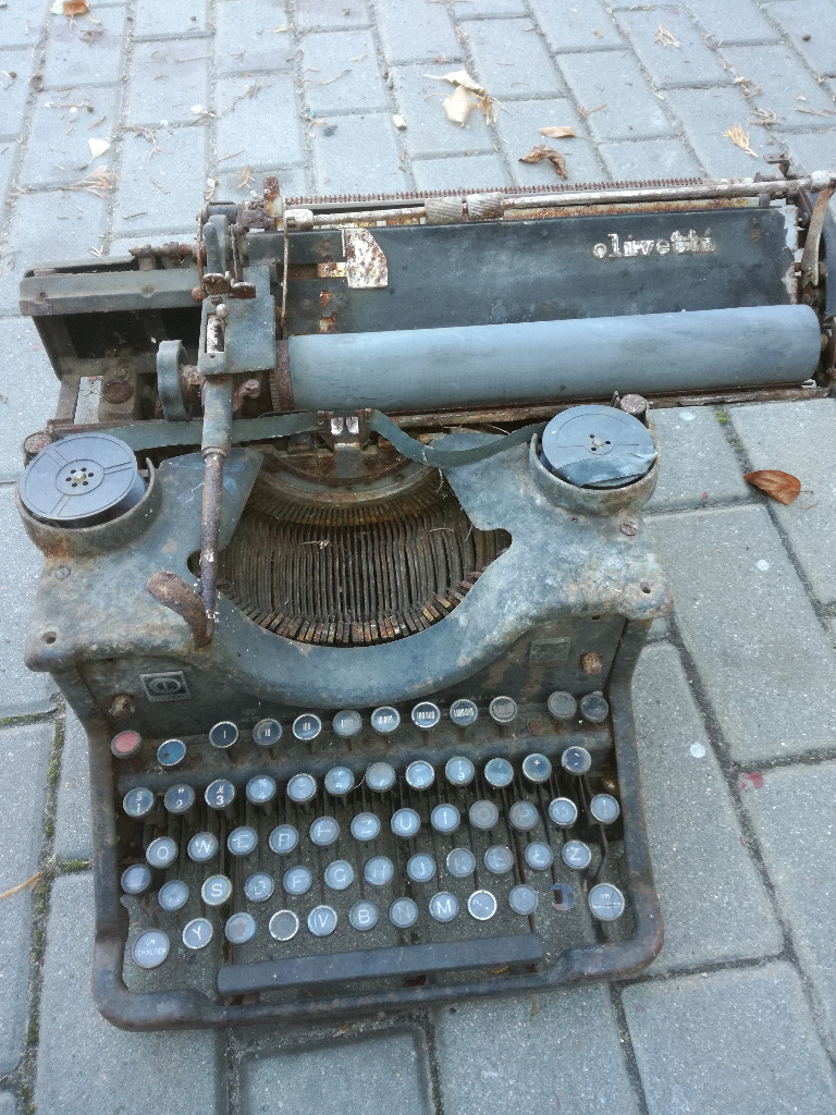 Maszyna do pisania OLIVETTI | Mielec | Kup teraz na Allegro Lokalnie