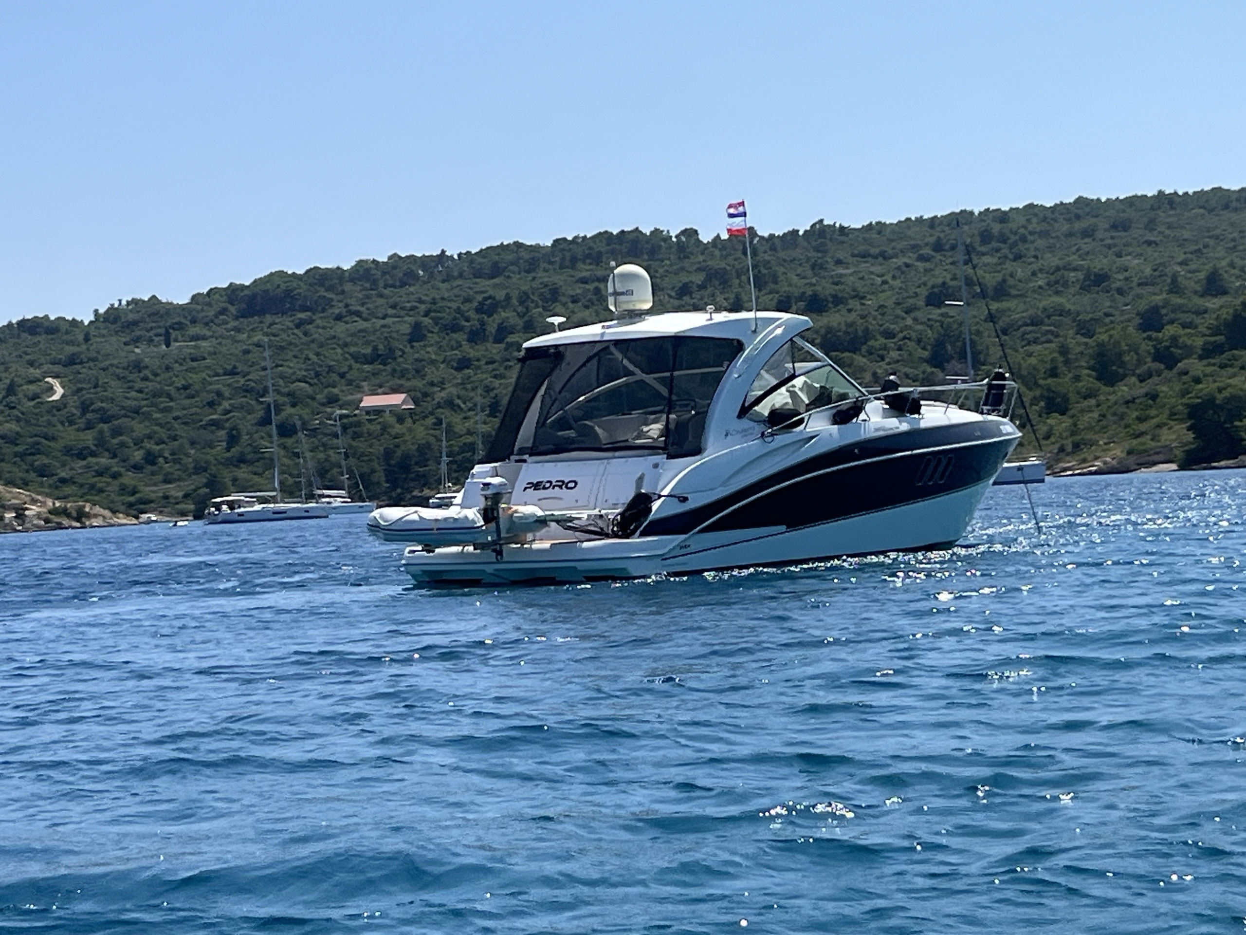 Jacht motorowy CRUISERS Yacht 360 Express 740 PS DOINWESTOWANY ...