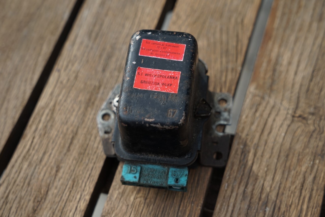 Regulator napięcia Fiat 125p orginalny | Czmoń | Kup teraz na Allegro ...