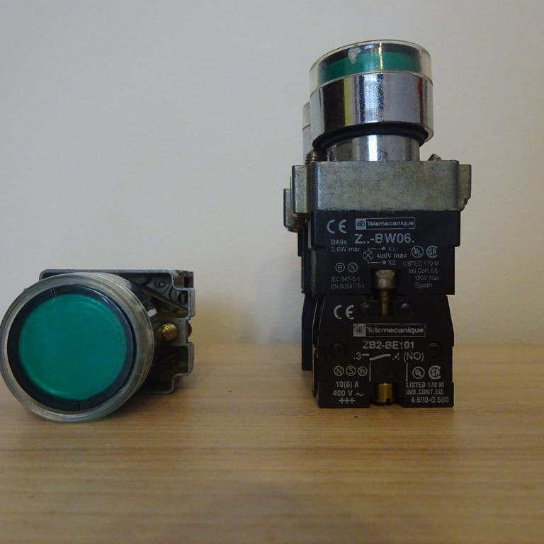 Przełącznik Telemecaniqe ZB2-BE101+Z..BW06 | Chybie | Kup teraz na ...