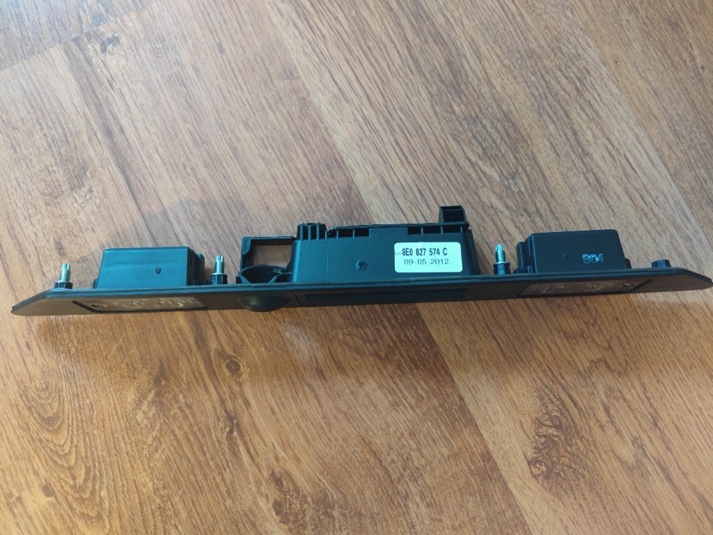 Blenda Audi A8 D4 klamka listwa klapy 8E0827574C | Szczecin | Kup teraz ...