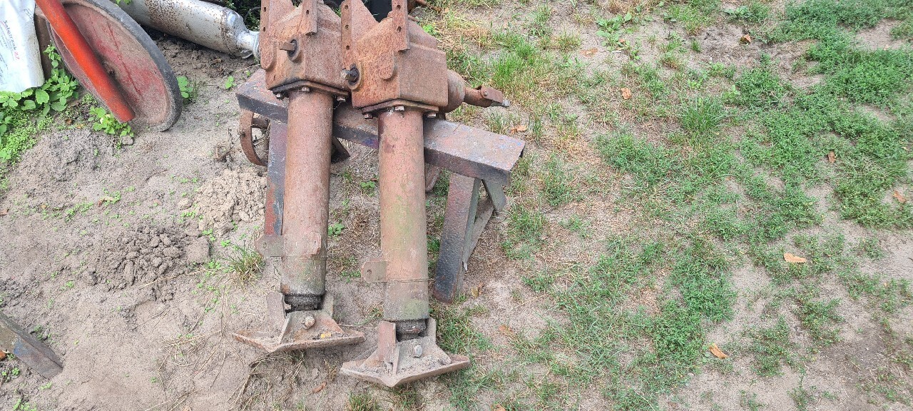 Łapy, podpory naczepy, przyczepy rolniczej | Tarnogóra | Ogłoszenie na ...