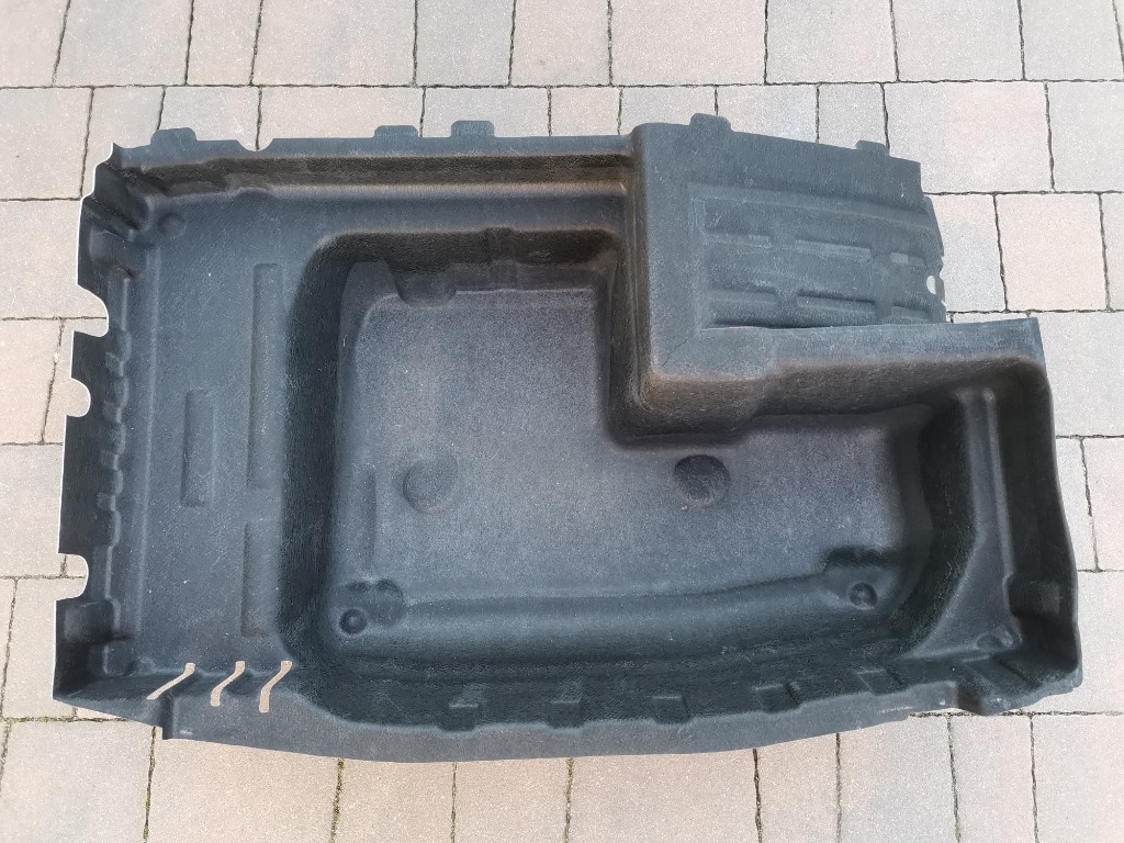 Mercedes C klasa w205 tapicerka bagażnika | Sztum | Kup teraz na ...