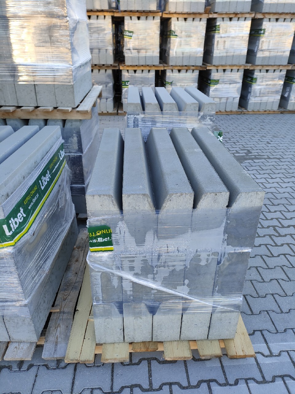 Krawężniki drogowy najazdowy Kostka brukowa Libet | Myślenice | Kup ...