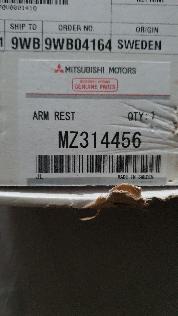Podłokietnik oryginalny Mitsubishi Colt 2008+ | Zabrze | Kup teraz na Allegro Lokalnie