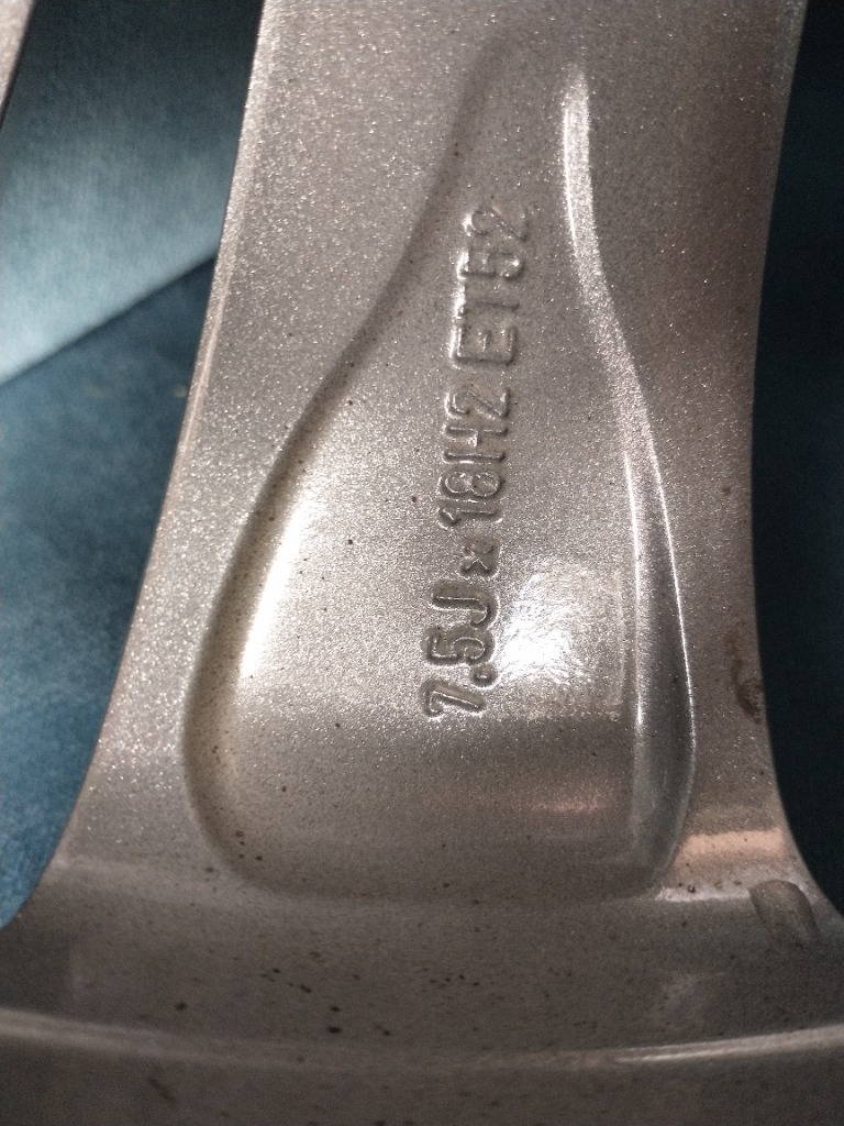 Mercedes felgi 2464010400 komplet z dekielkami | Puck | Kup teraz na ...