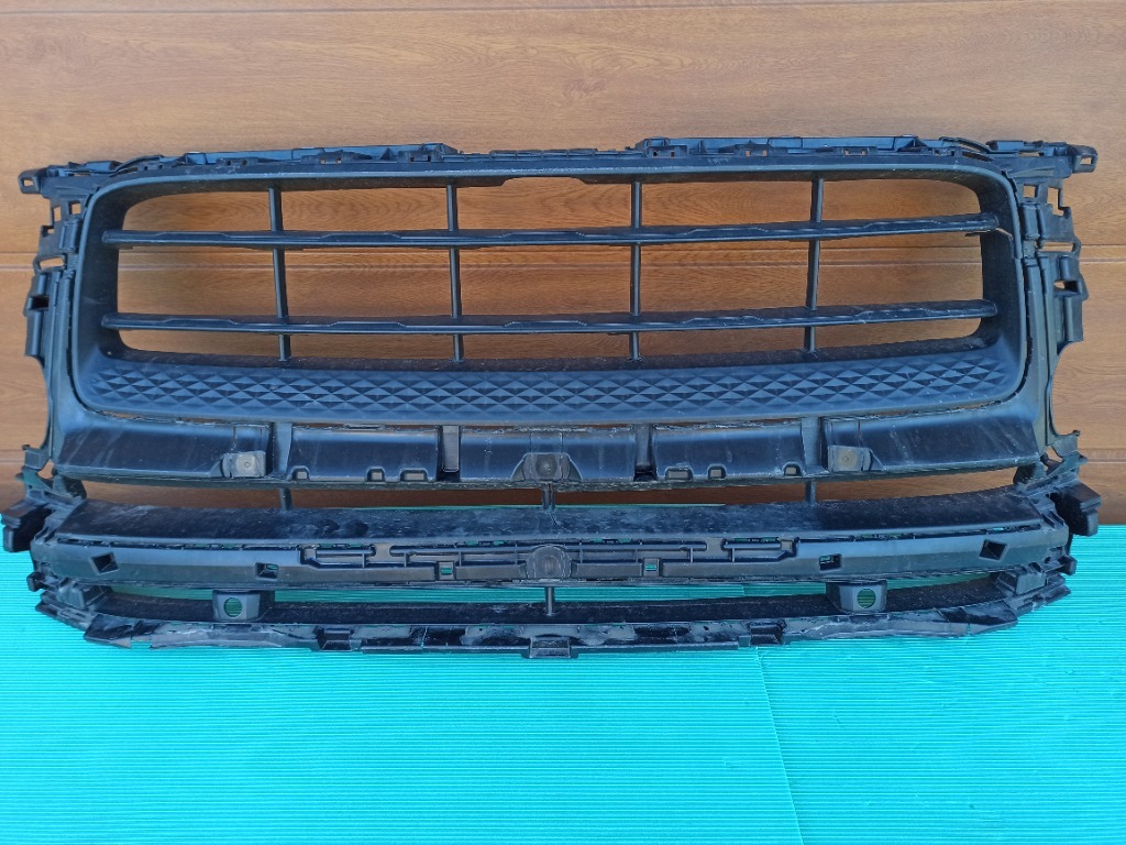 Grill PORSCHE Macan GTS lift 2021 95B807683BQ | BIAŁOGARD | Kup teraz ...