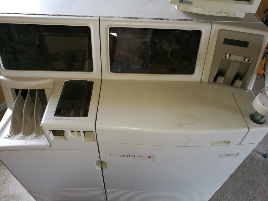 Analizator biochemiczny VITROS 250 laboratoryjny | Stare Motule | Kup ...