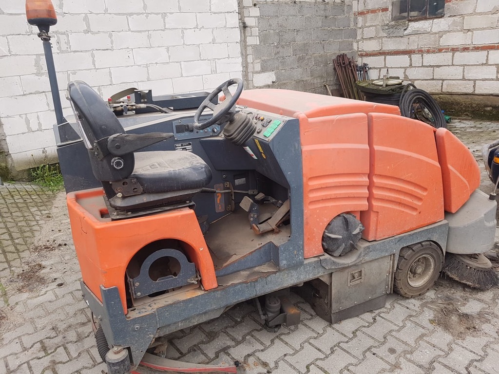 Zamiatarka Szorowarka Hako 1800 LPG | Gozdawa | Ogłoszenie na Allegro ...